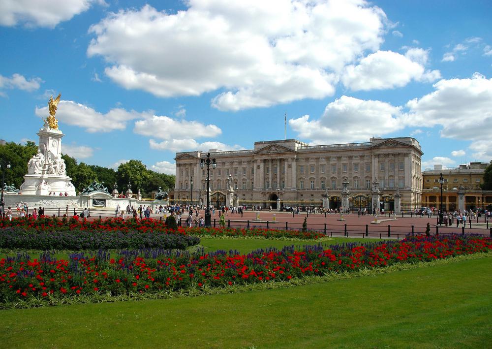 What are the Duties of the British Monarch? (with pictures)